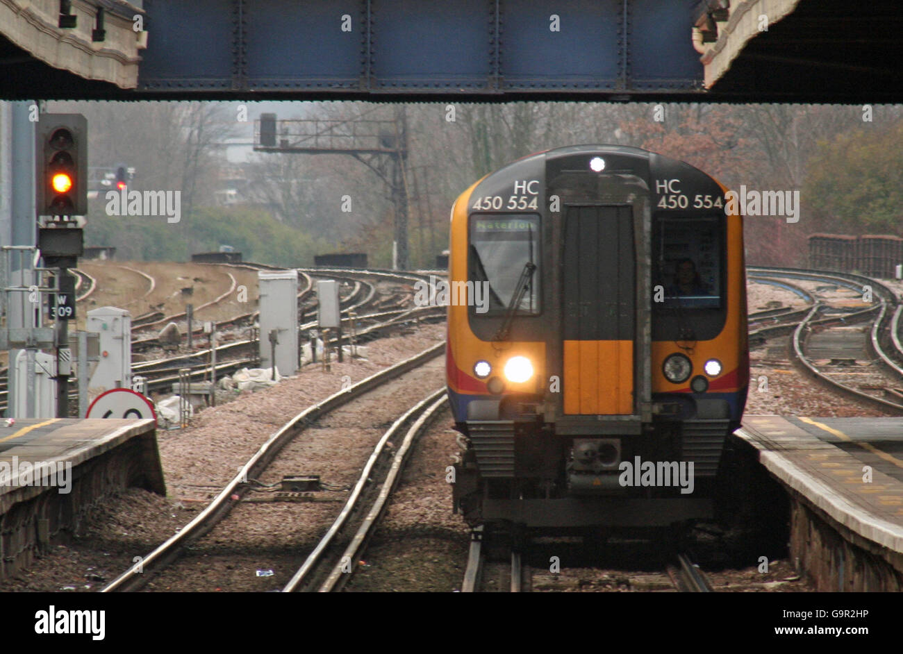South west trains class 450 hi-res stock photography and images - Alamy