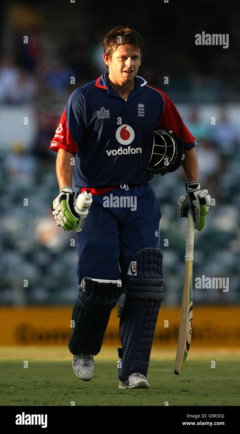 Cricket - Commonwealth Bank Series - New Zealand v England - WACA Stock Photo - Alamy