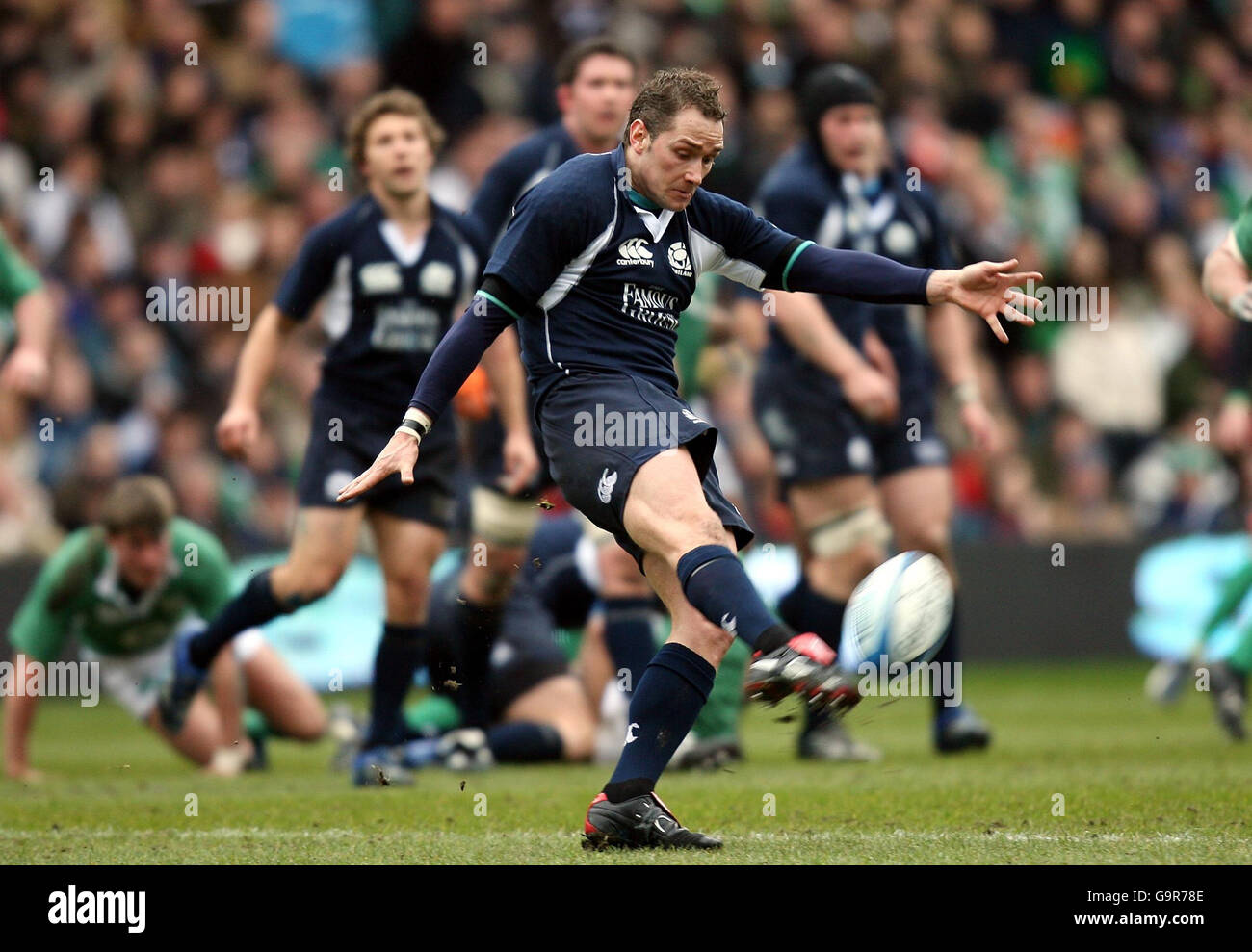 Scotlands dan parks the rbs 6 nations championship match murrayfield hi ...