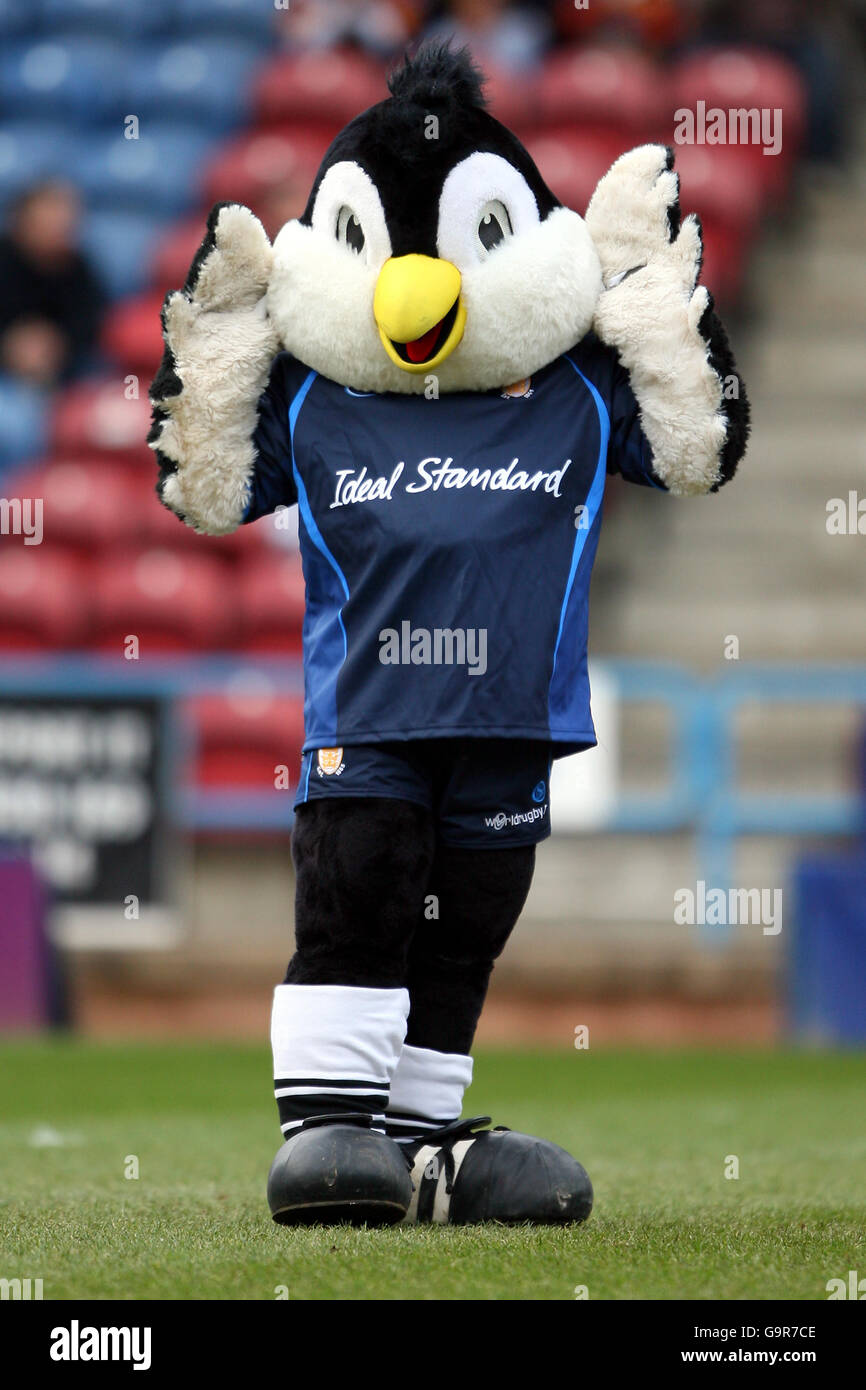 Hull fc mascot hi-res stock photography and images - Alamy
