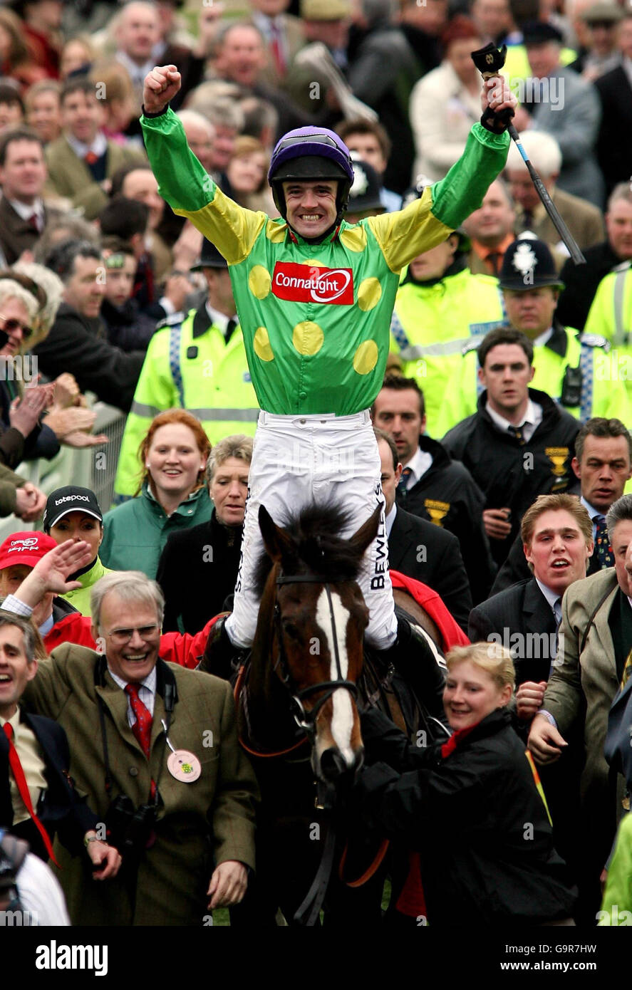 Jockey Ruby Walsh celebrates on Kauto Star after claiming victory in ...