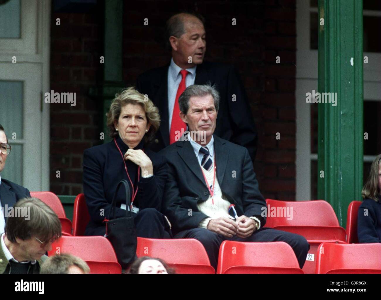 Tim Henman's mother and father watch him in the final Stock Photo - Alamy