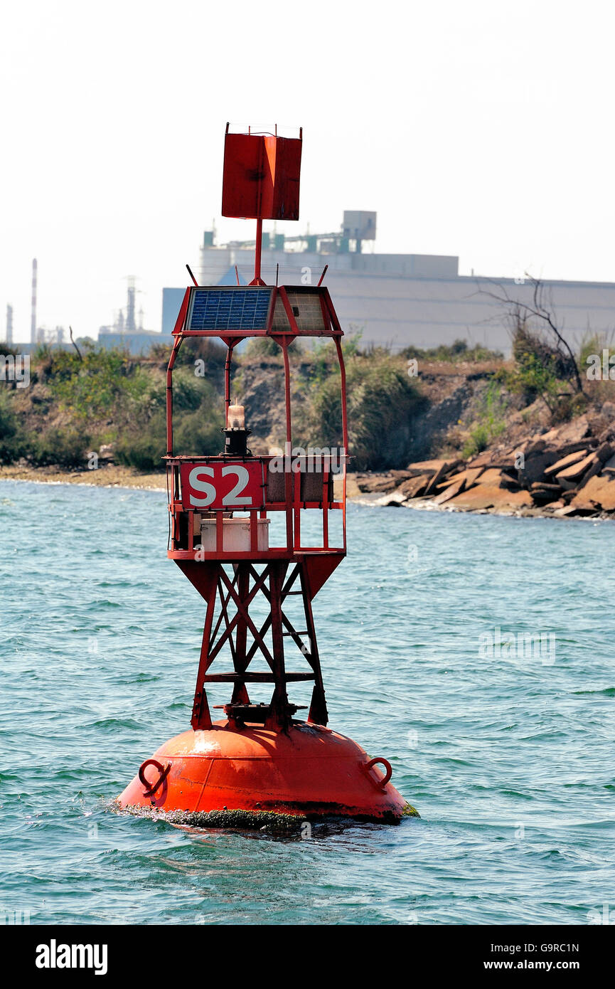 Maritime signaling indicating the route to follow to petroleum and ...