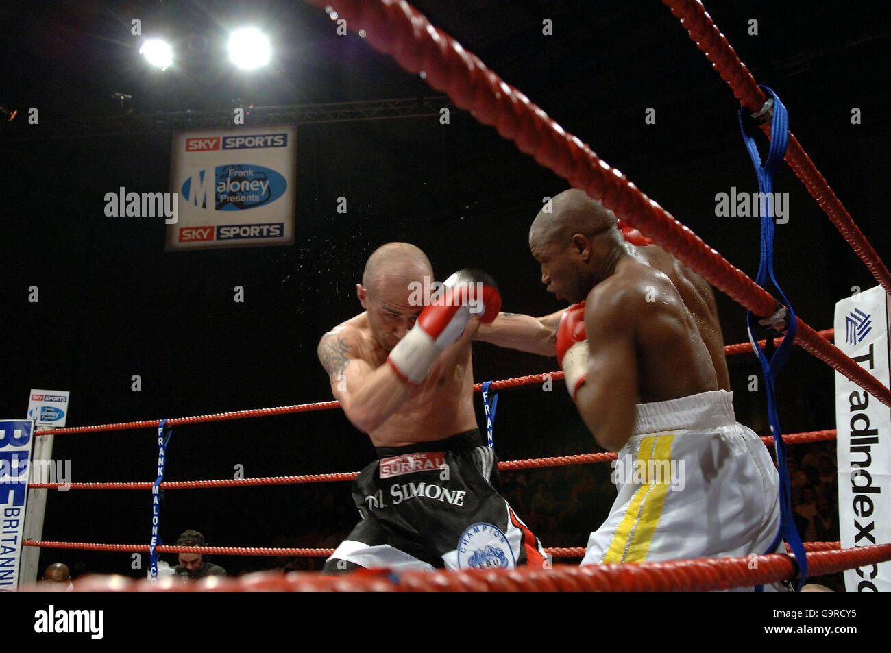 Boxing - European bantamweight title fight - Ian Napa v Simone ...