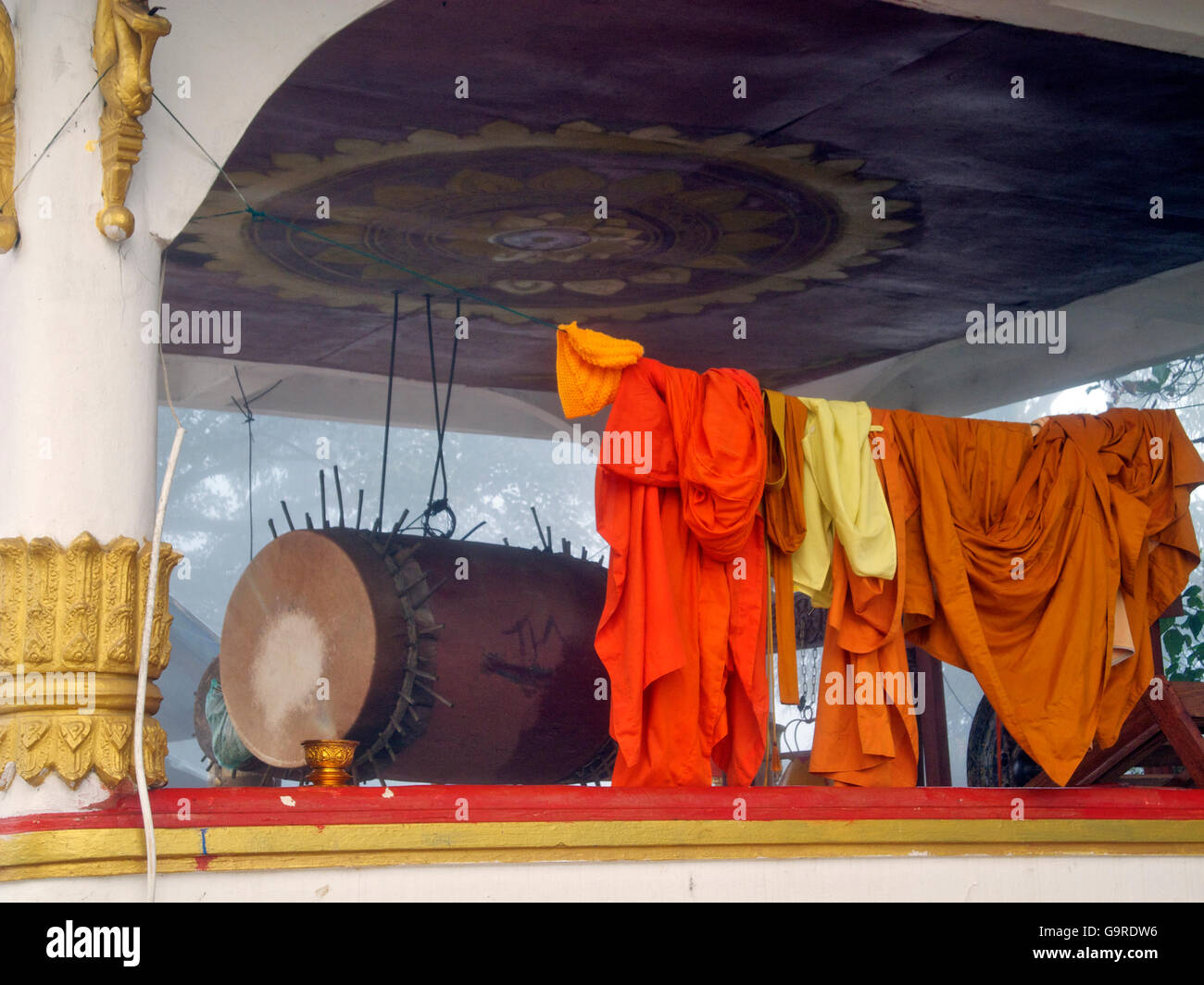 Clothes hanging on clotheslines clothes line hi-res stock photography ...