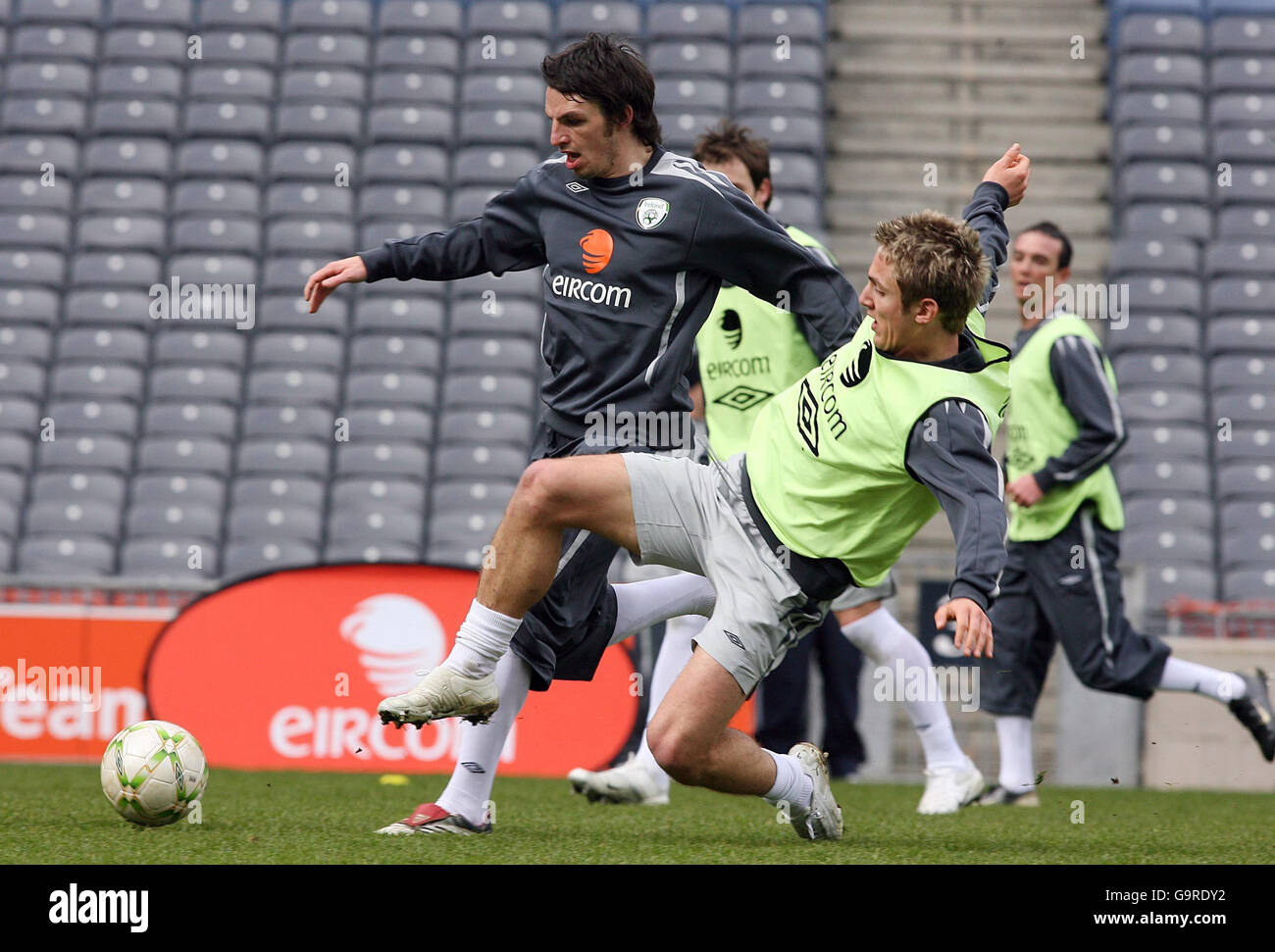 Republic of irelands kevin doyle hi-res stock photography and images ...