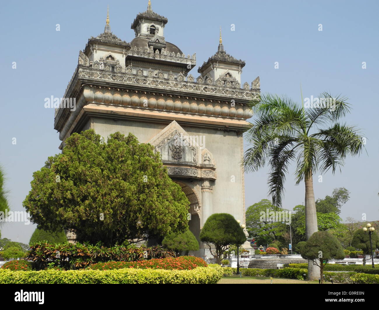 Patuxai gate, Victory Gate of Vientiane, concrete monolith, Lane Xang ...