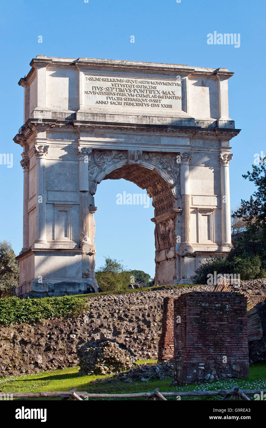 Titus triumph arch hi-res stock photography and images - Alamy