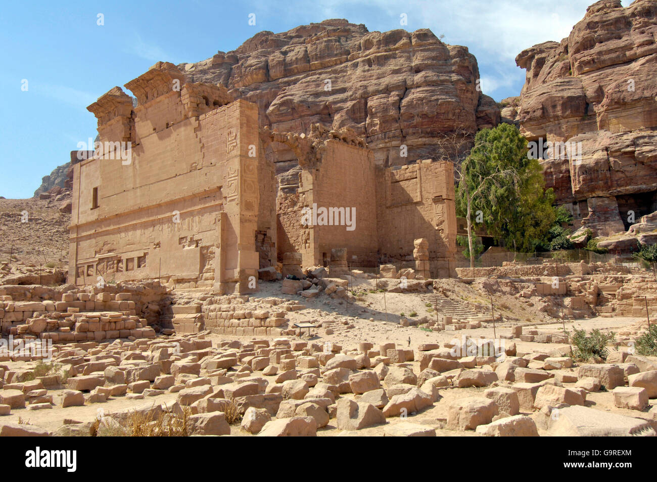 Temple ruins petra jordan hi-res stock photography and images - Alamy