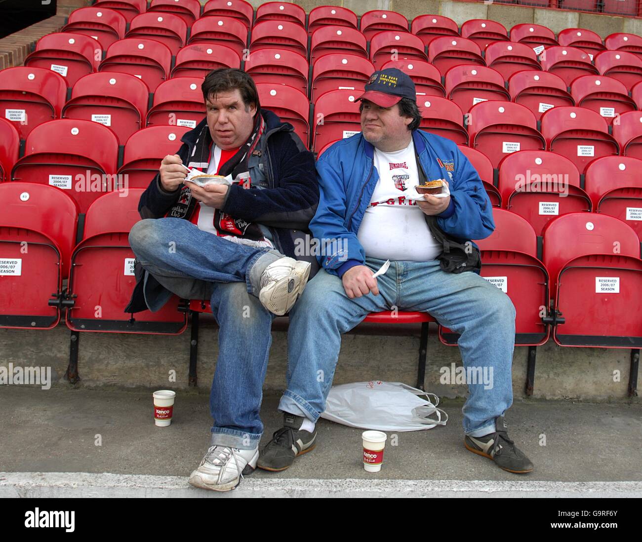 Fat football fans hi-res stock photography and images - Alamy