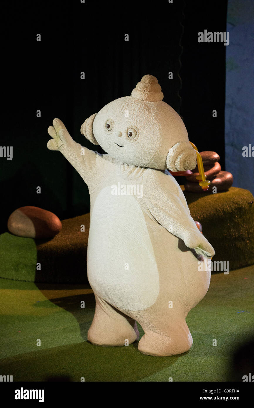 Makka pakka in night garden hi-res stock photography and images - Alamy