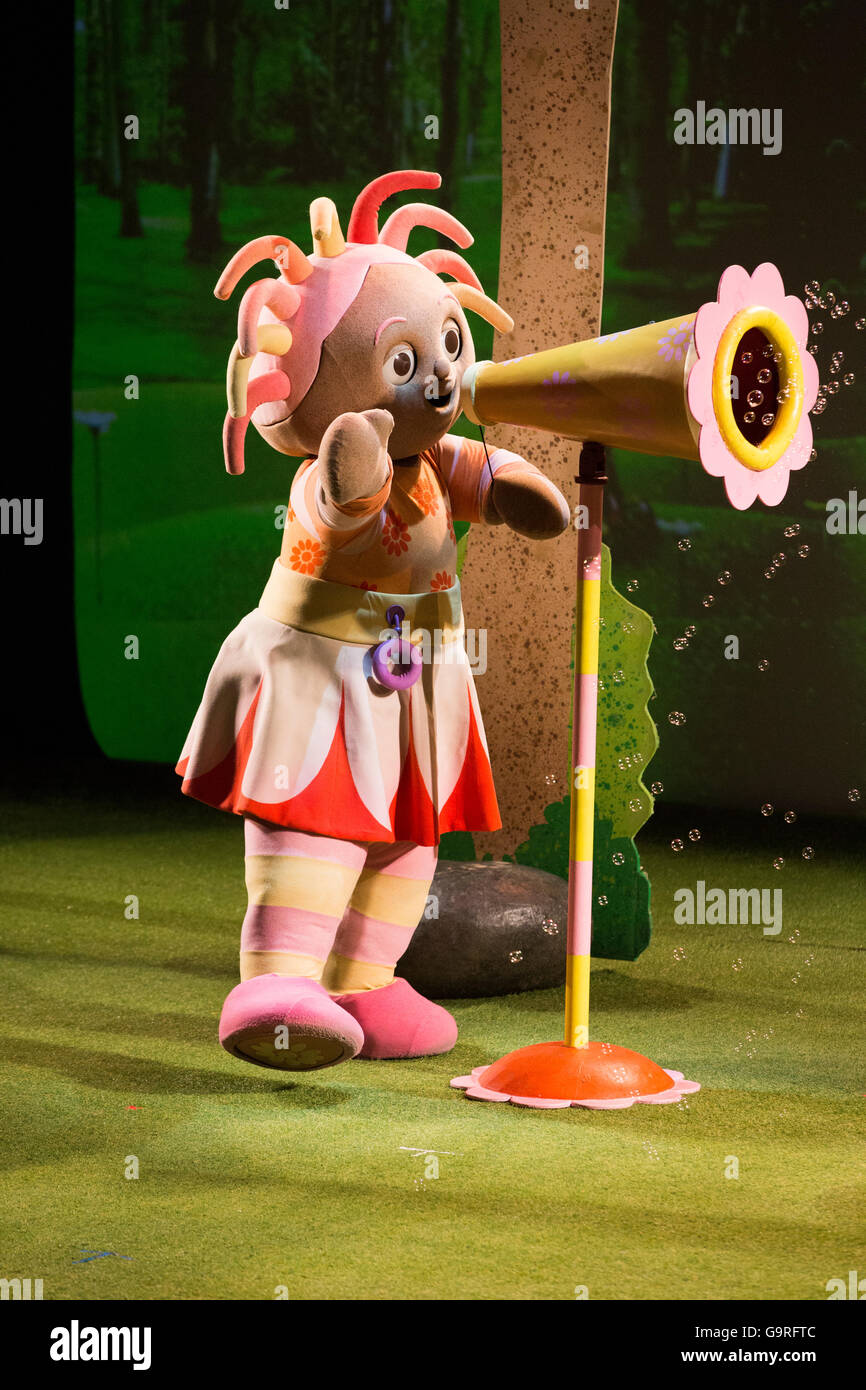 In the night garden cbbc hi-res stock photography and images - Alamy