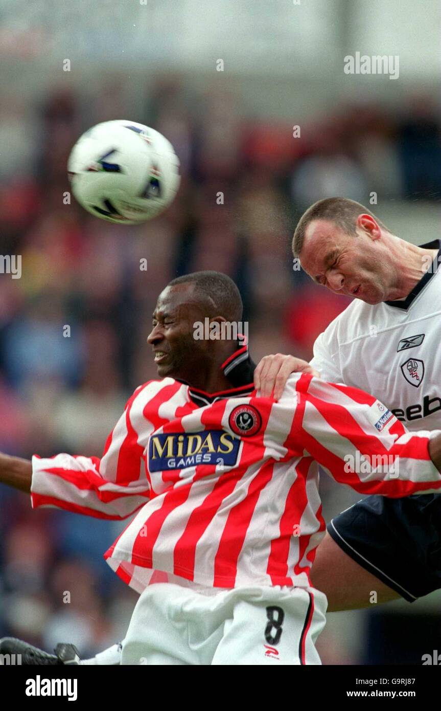 Sport football action peter ndlovu hi-res stock photography and images ...