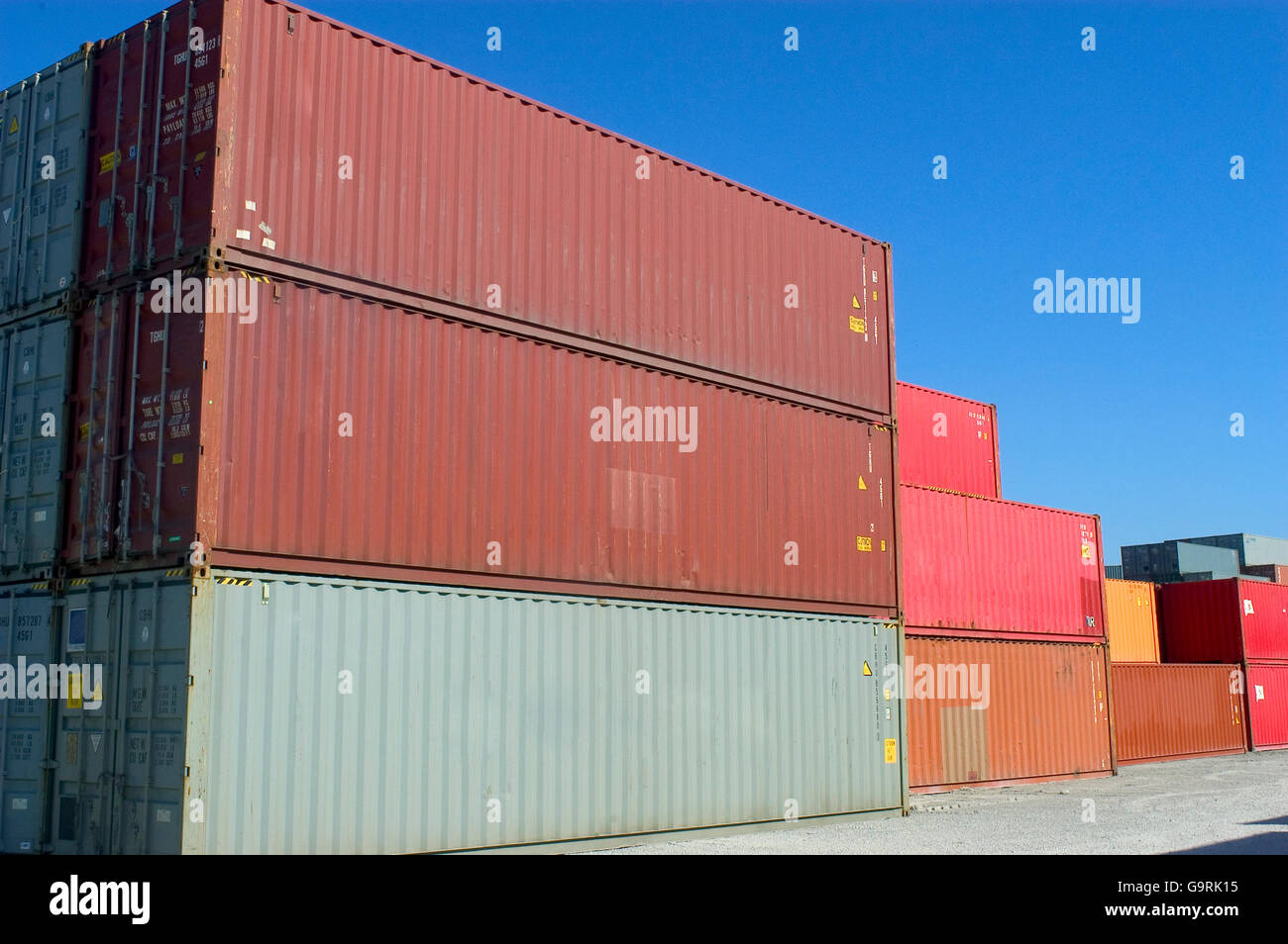 Shipping containers awaiting loading hi-res stock photography and ...