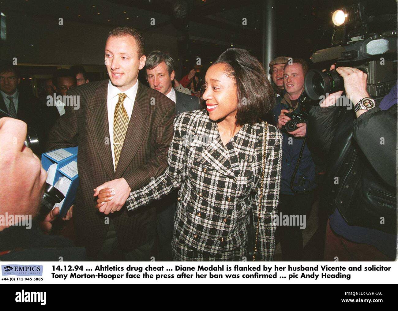 14.12.94, Ahtletics drug cheat, Diane Modahl is flanked by her husband ...