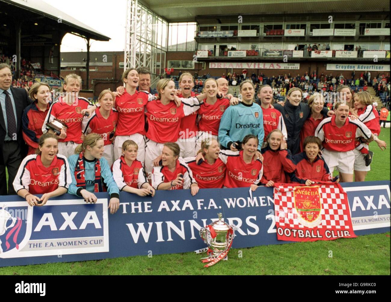Women's Soccer - AXA FA Cup Final - Arsenal v Fulham. Arsenal players ...