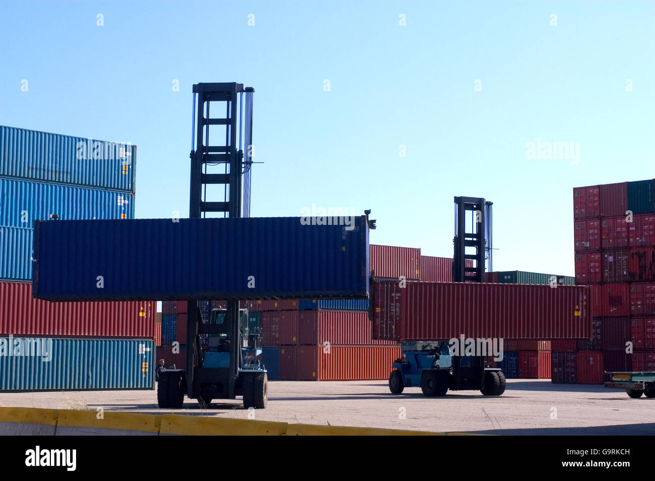 Shipping containers awaiting loading hi-res stock photography and ...