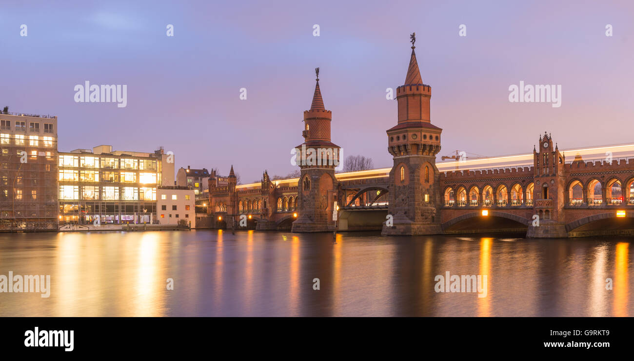 Oberbaum Brücke, Berlin Stock Photo - Alamy