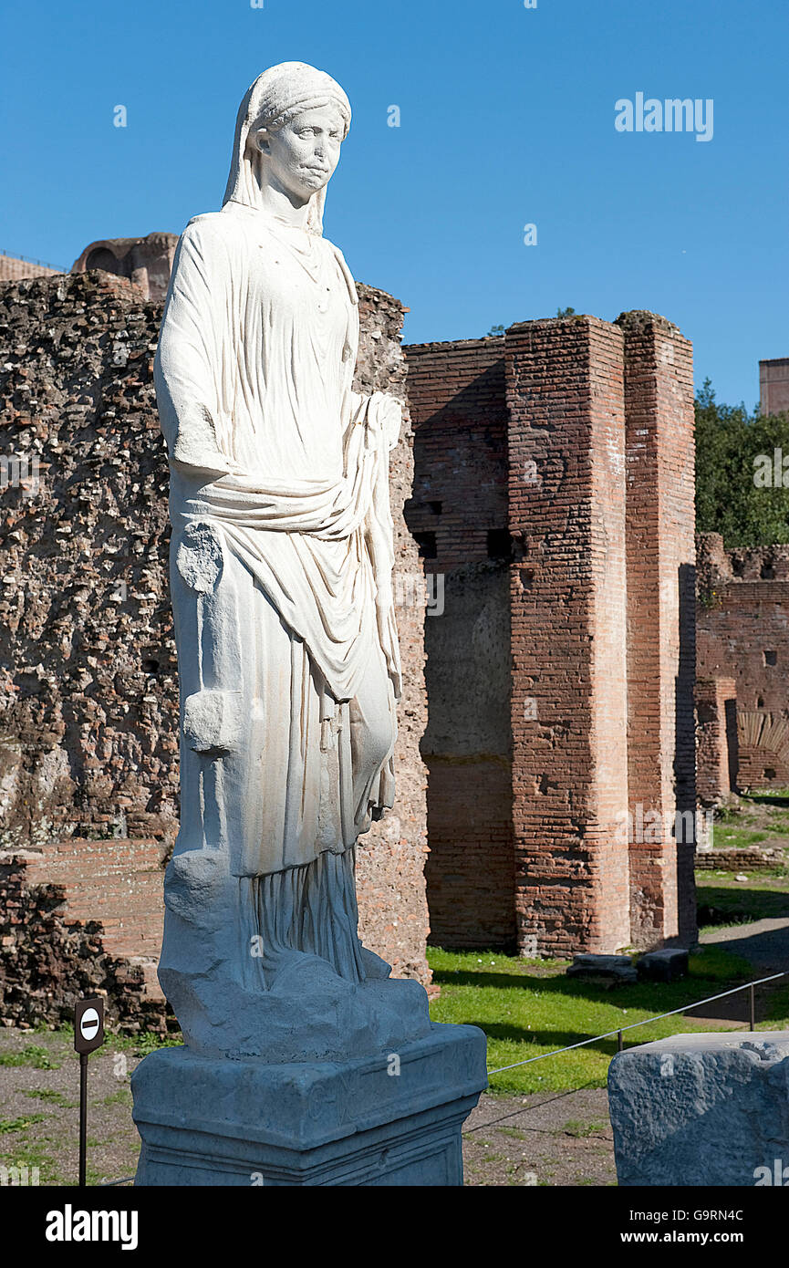 House of the vestal virgins hi-res stock photography and images - Alamy