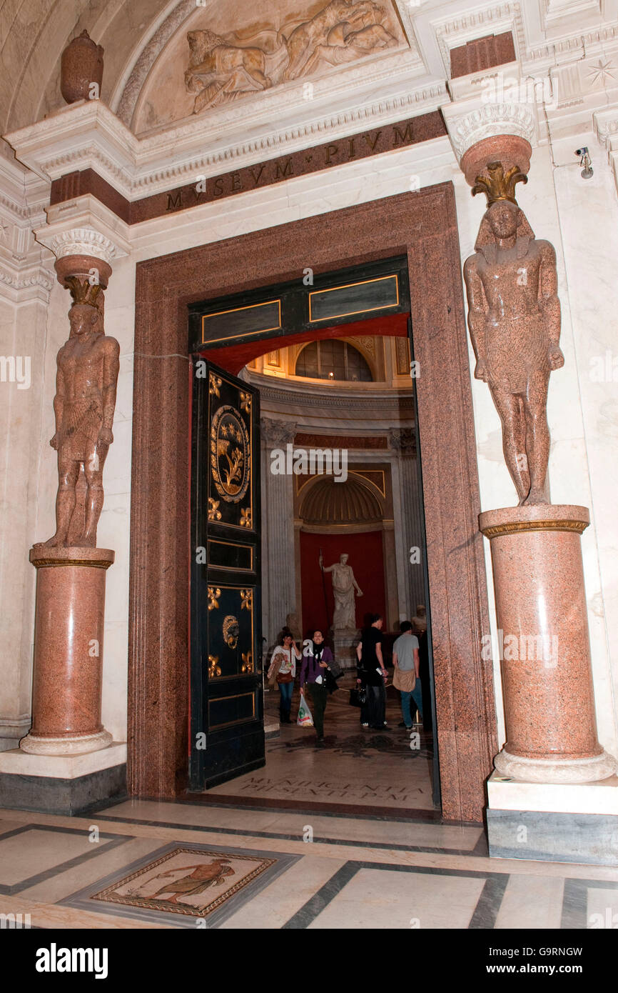 Hall statues vatican museum vatican hi-res stock photography and images ...