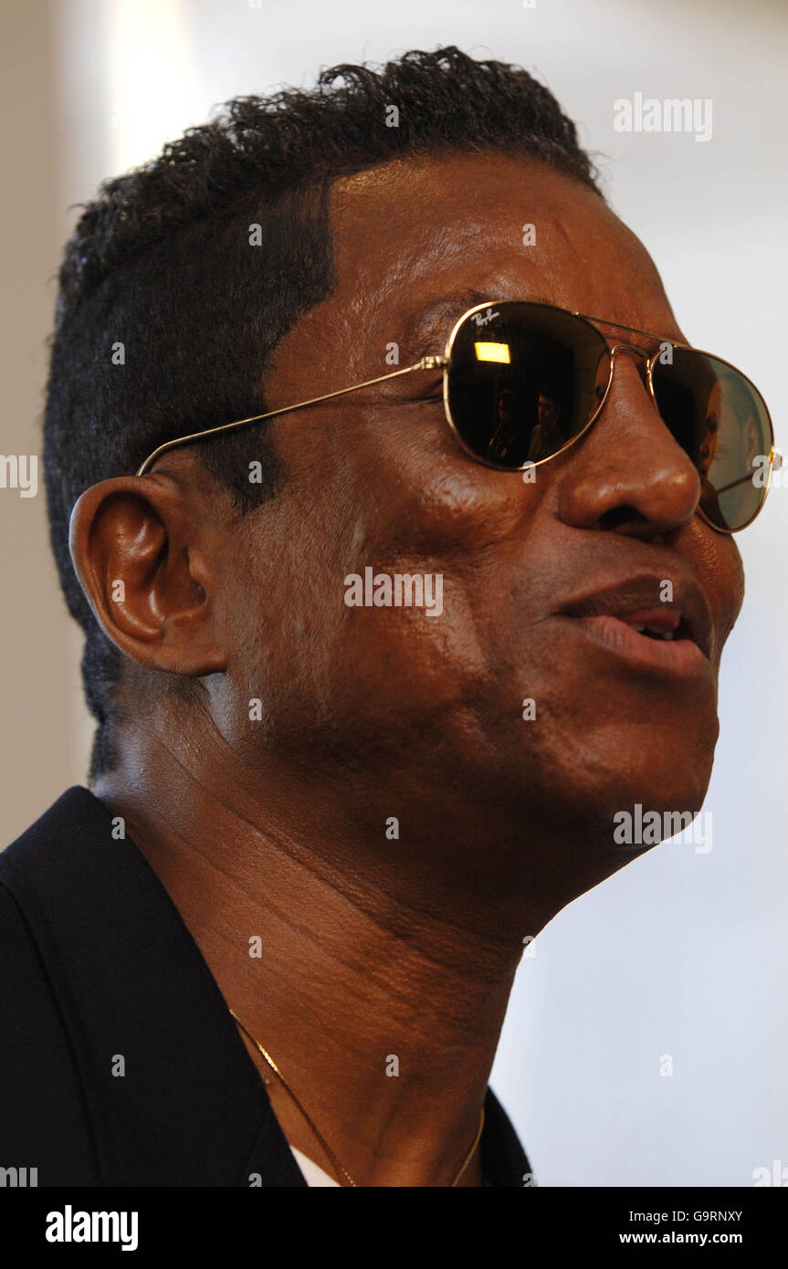 Jermaine Jackson sings on the set of the T4 reality show Musicool which ...