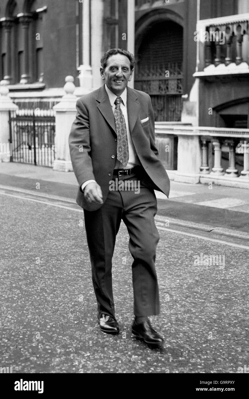 Soccer - Jimmy Sirrel Notts County - London Stock Photo - Alamy