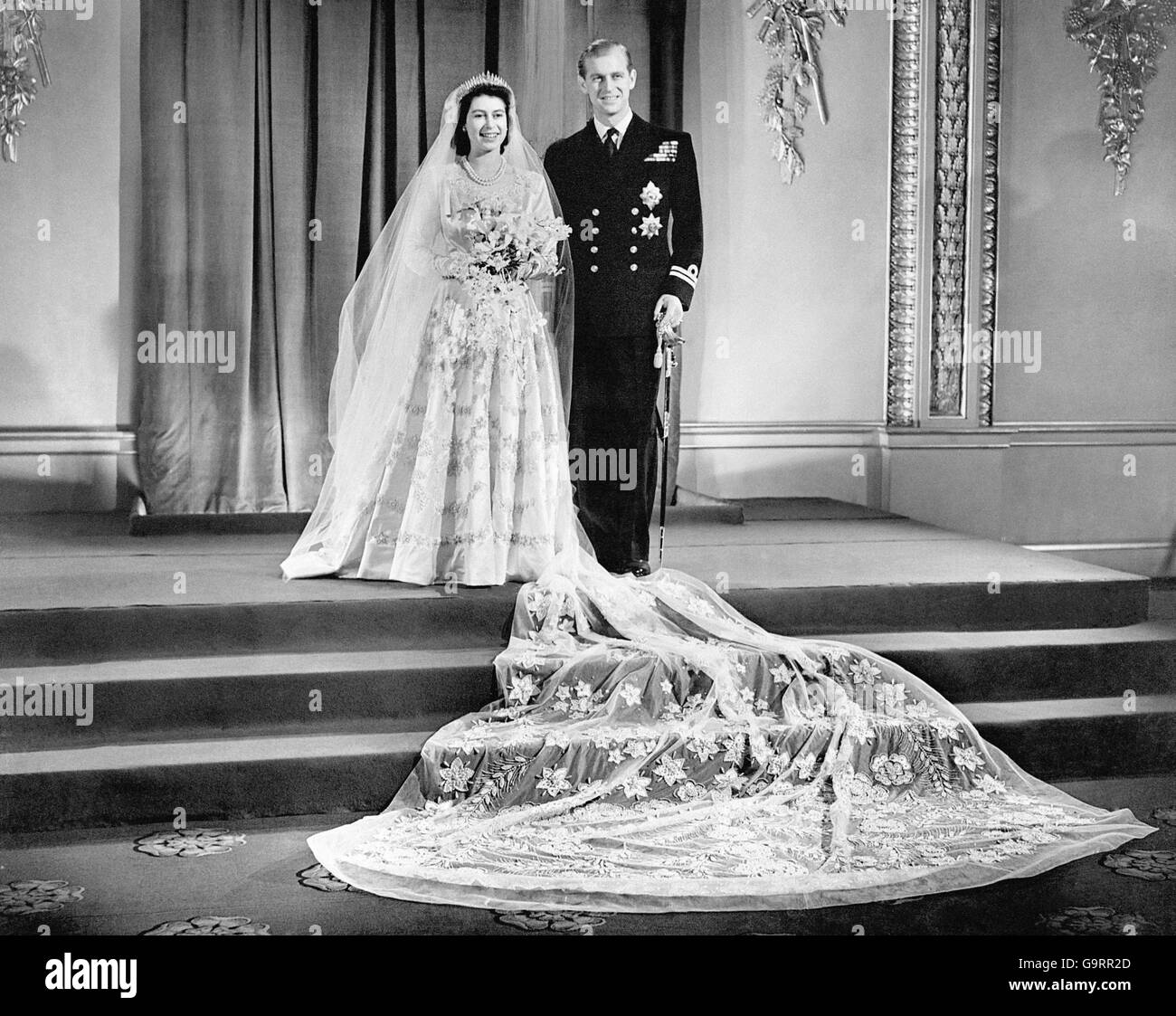 Princess elizabeth wedding bouquet hi-res stock photography and images ...
