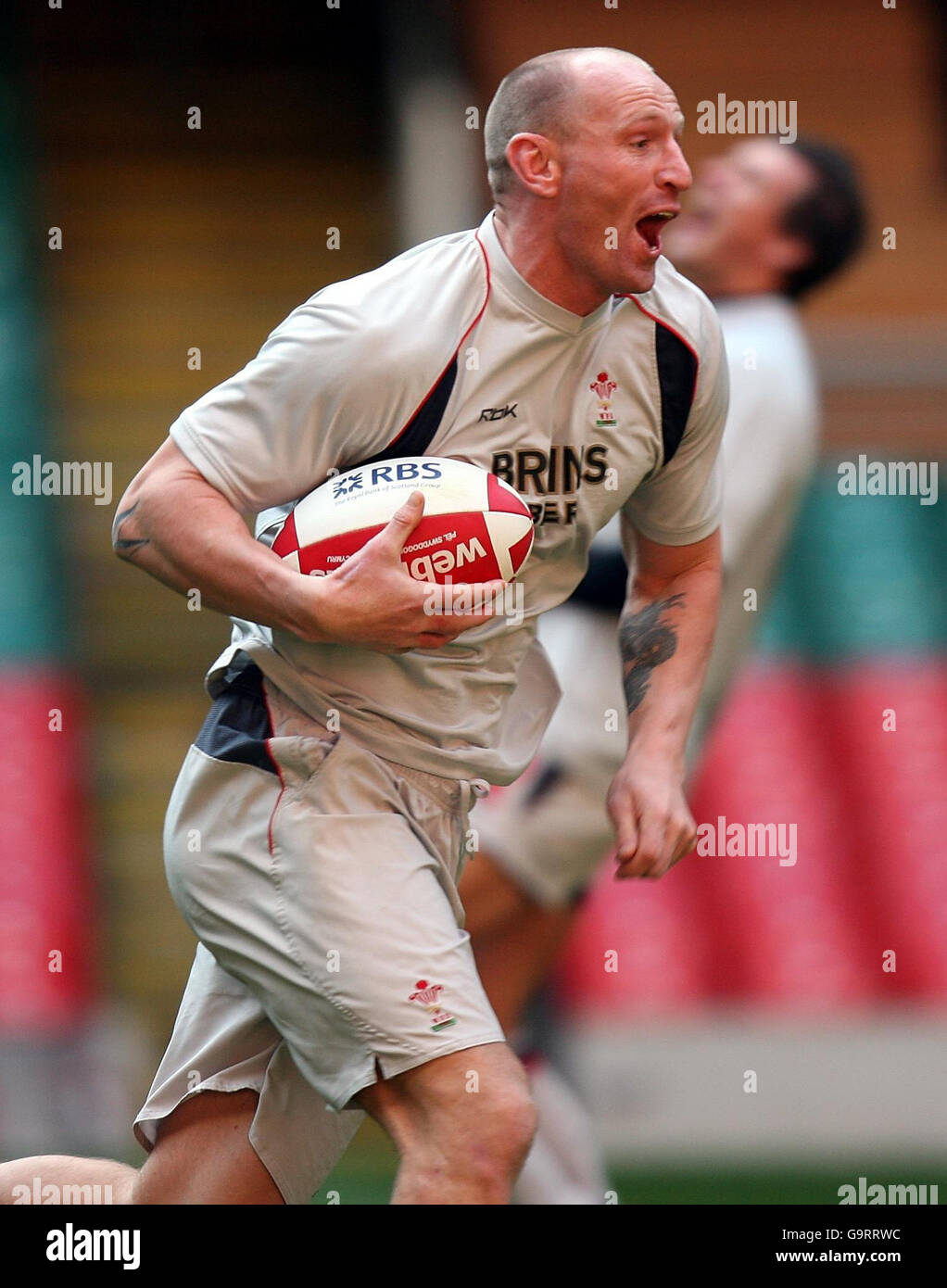 Gareth thomas training session millennium stadium hi-res stock ...