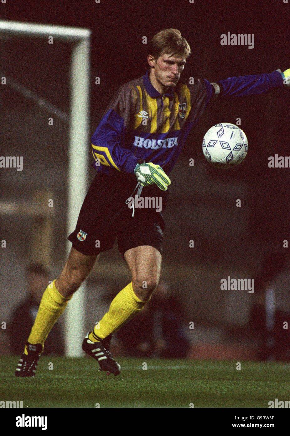 Torpedo moscow goalkeeper hi-res stock photography and images - Alamy