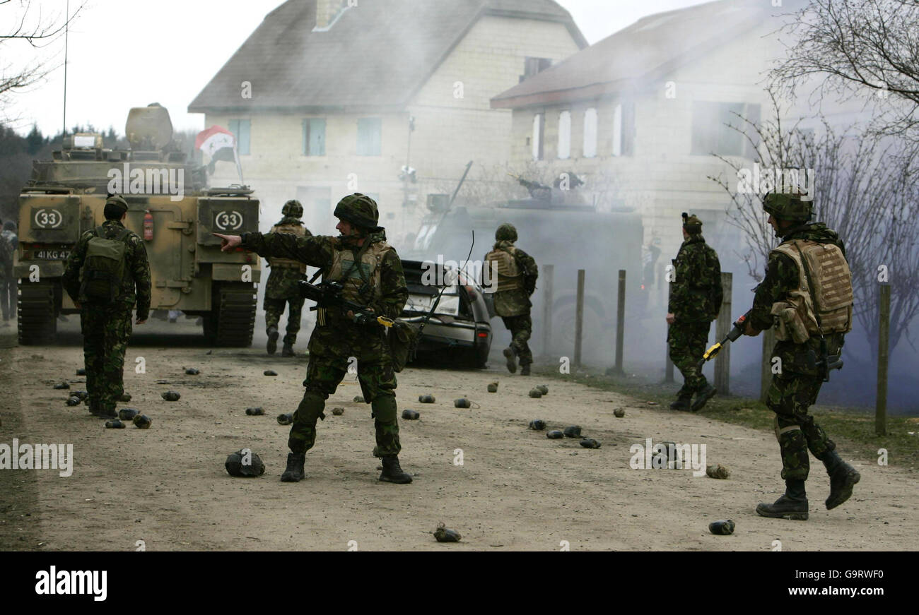 Standalone soldiers 1st battalion irish guards exercise stanford ...
