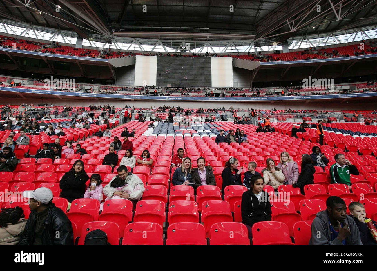 Inside new wembley stadium hi-res stock photography and images - Alamy