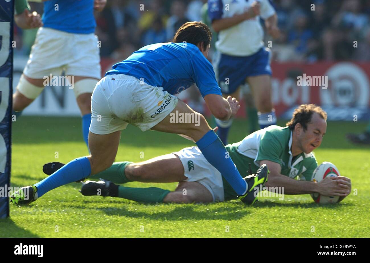 Ireland's Girvan Dempsey scores his second try of the game Stock Photo ...