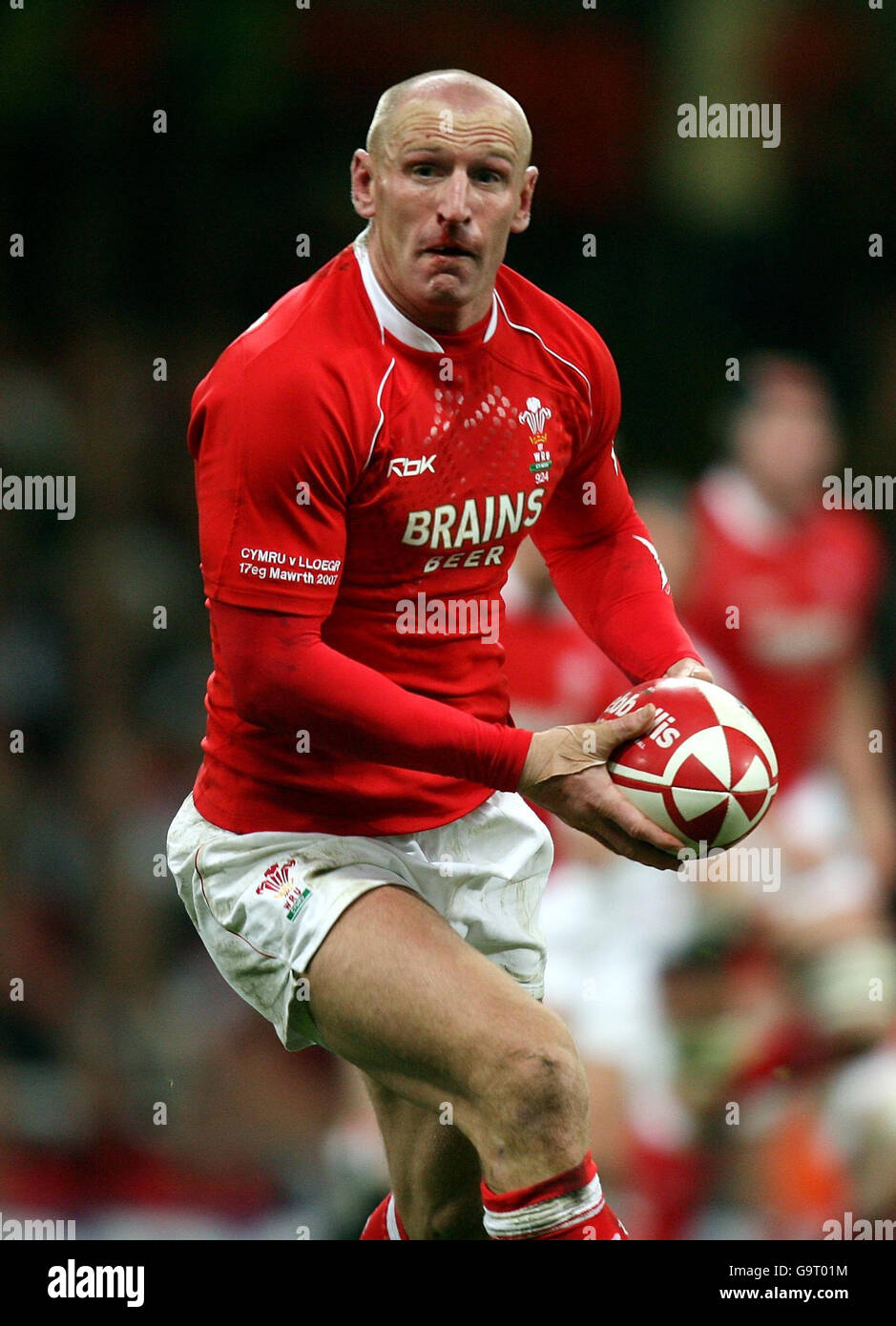 Wales gareth thomas rbs 6 nations match millennium stadium hi-res stock ...