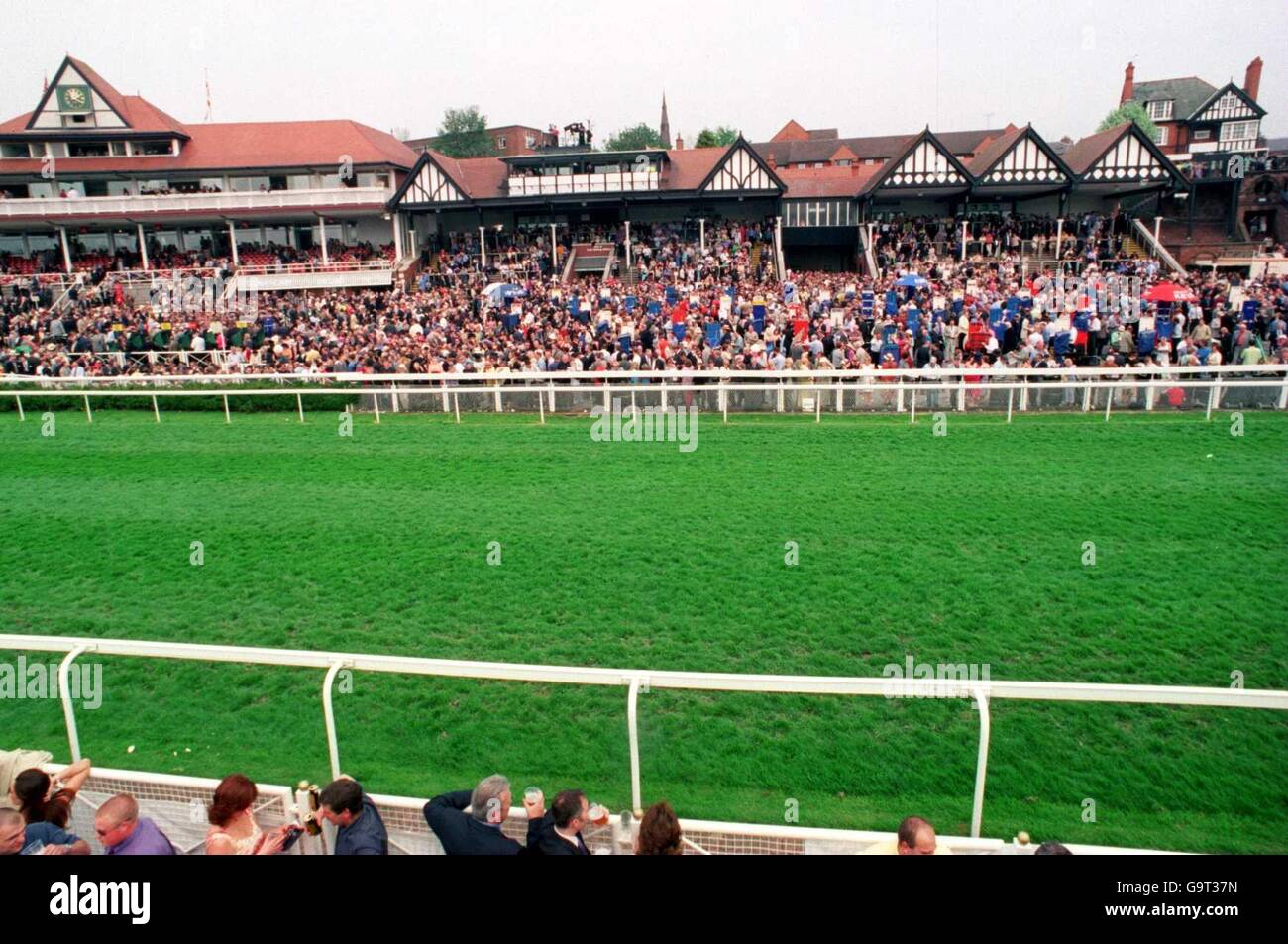 Grandstand chester racecourse hi-res stock photography and images - Alamy