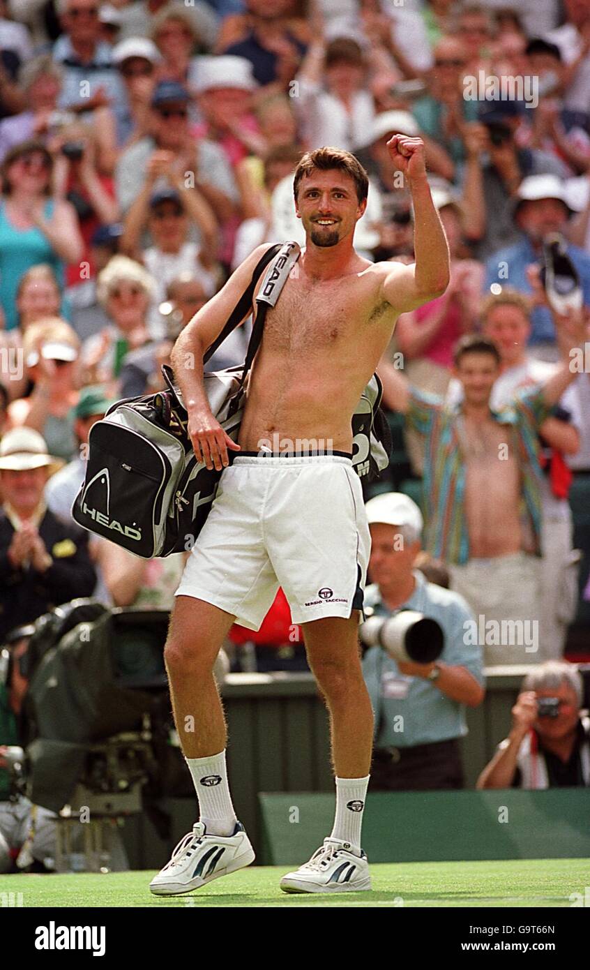 Tennis - Wimbledon Championships - Quarter Finals Stock Photo - Alamy