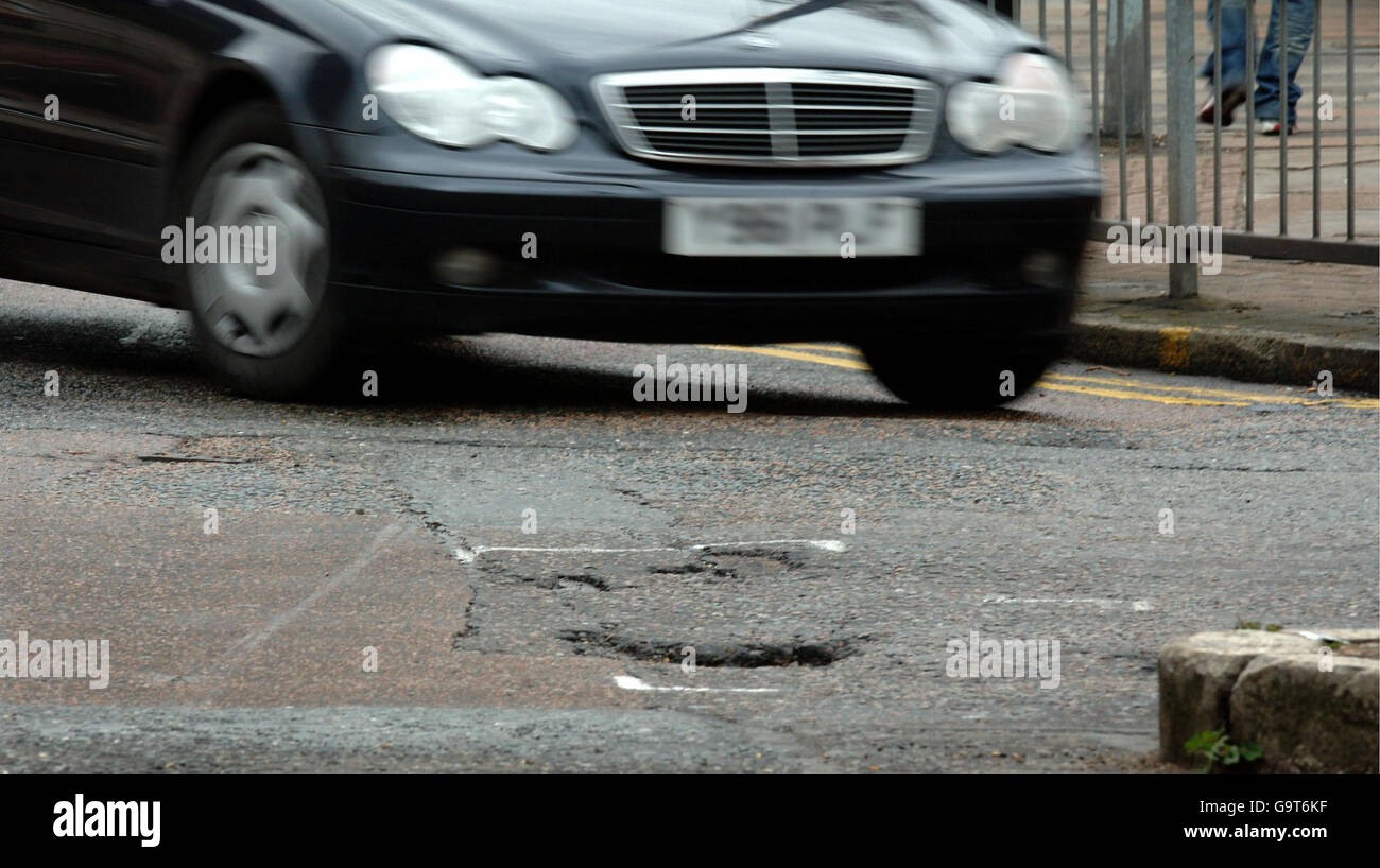 Pothole central london hi-res stock photography and images - Alamy