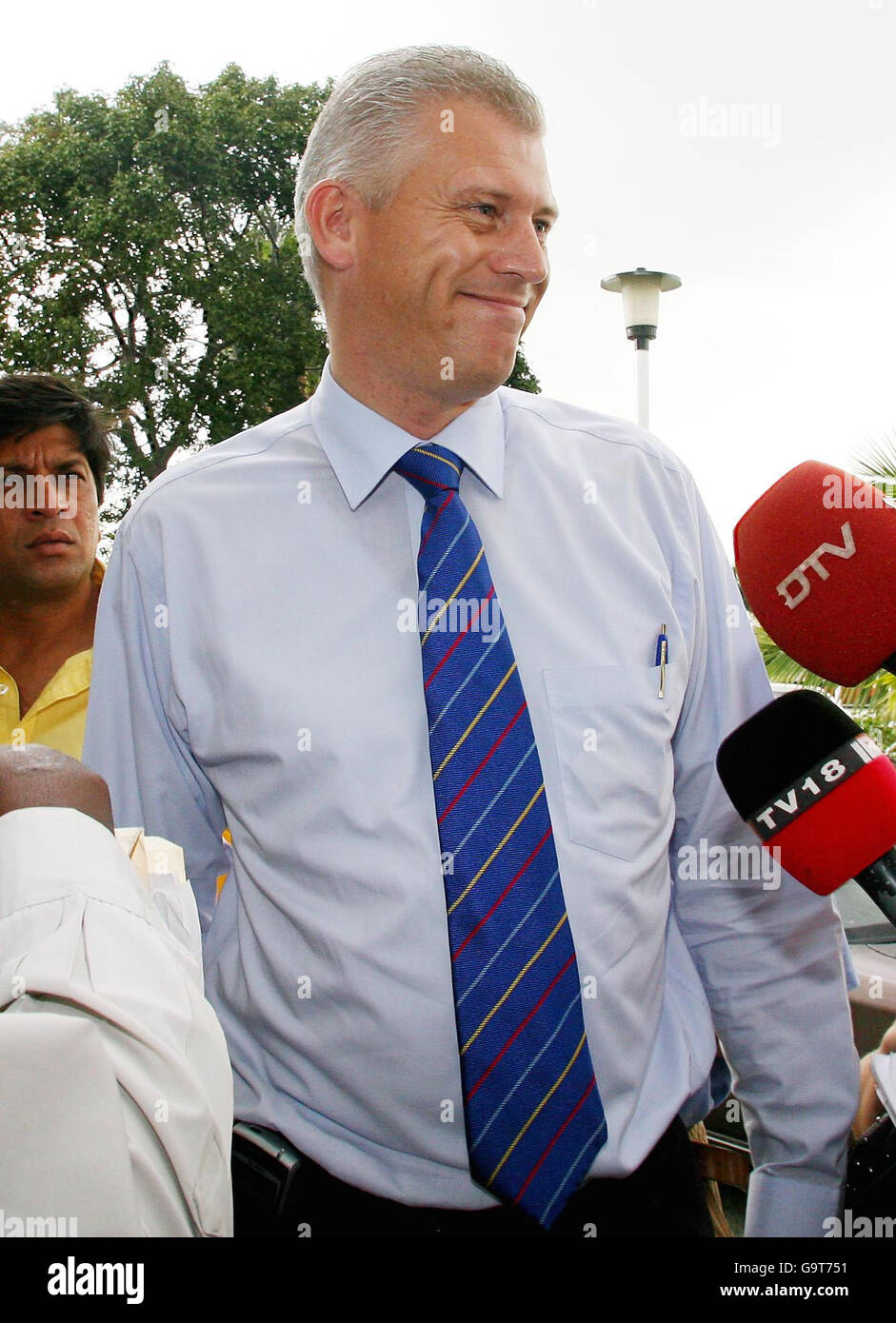 Cricket star Woolmer's death suspicious, say police Stock Photo - Alamy