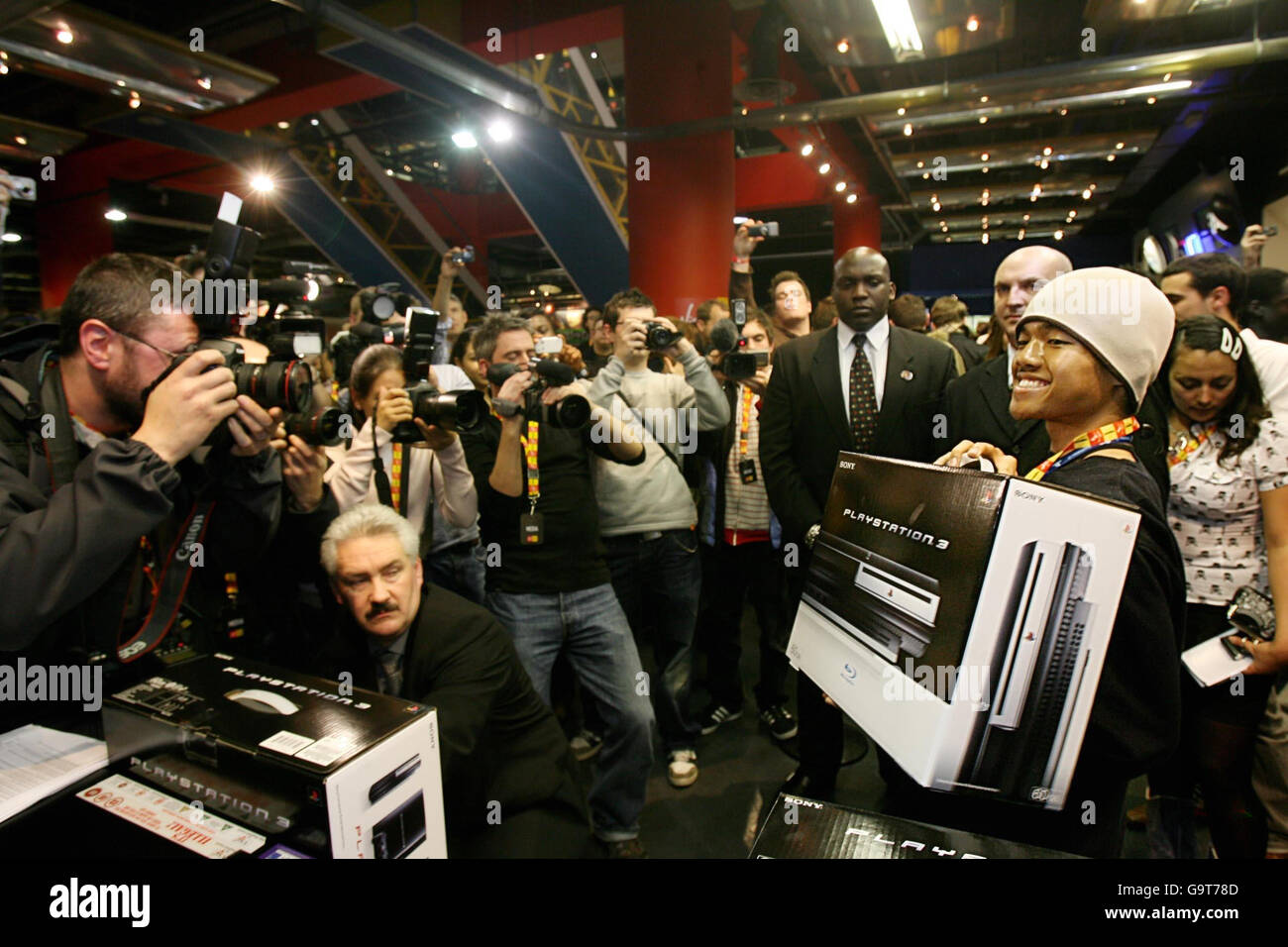 Playstation 3 box hi-res stock photography and images - Alamy