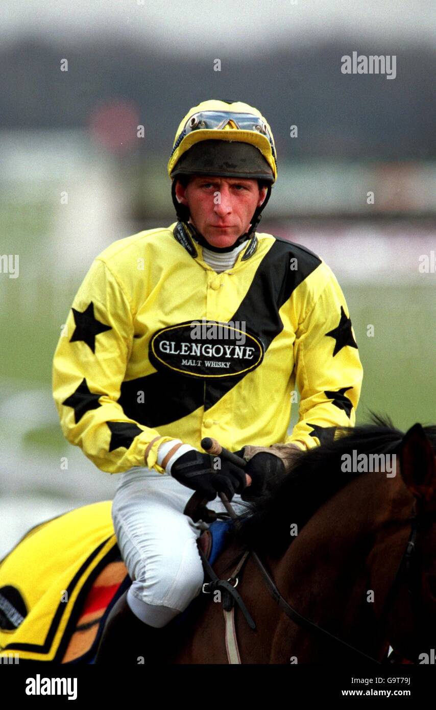 Peter niven on double blade hi-res stock photography and images - Alamy