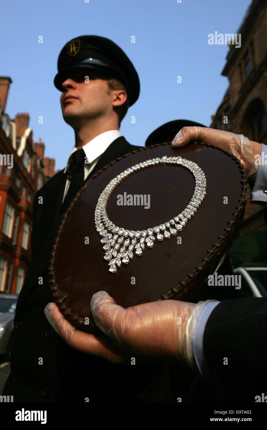 Harrods easter hi-res stock photography and images - Alamy
