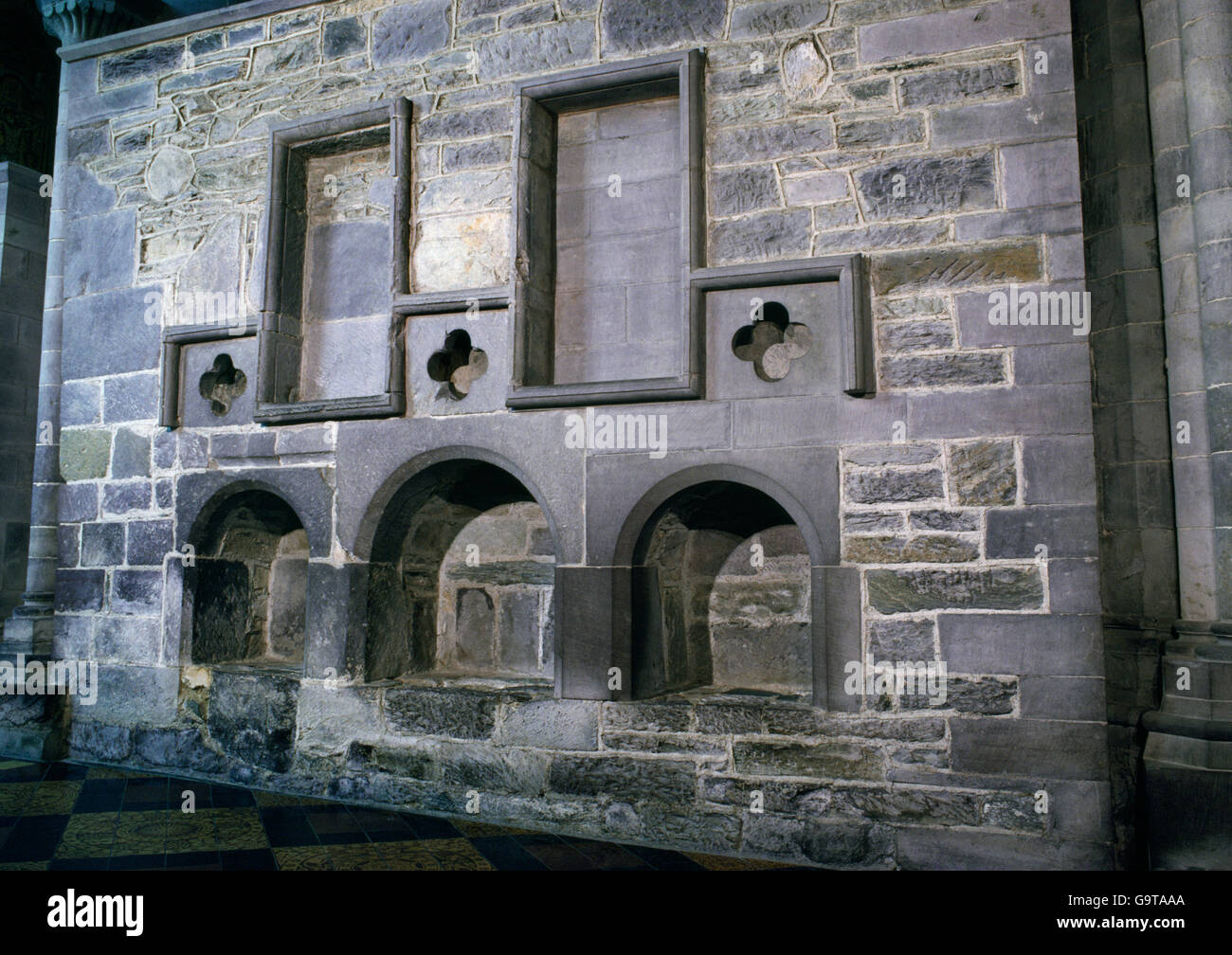 Medieval shrine relics hi-res stock photography and images - Alamy