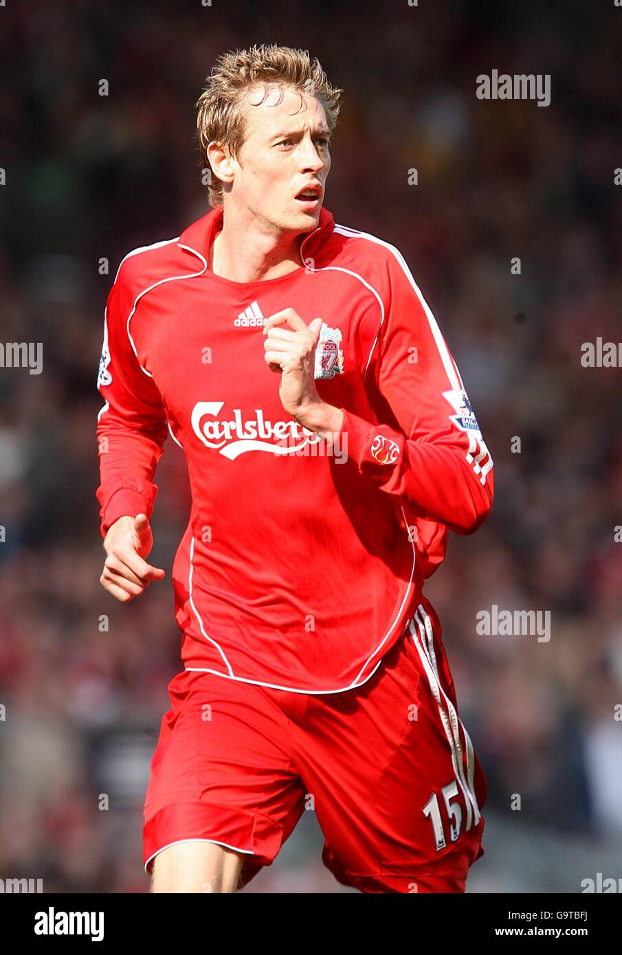 Peter crouch liverpool arsenal hi-res stock photography and images - Alamy