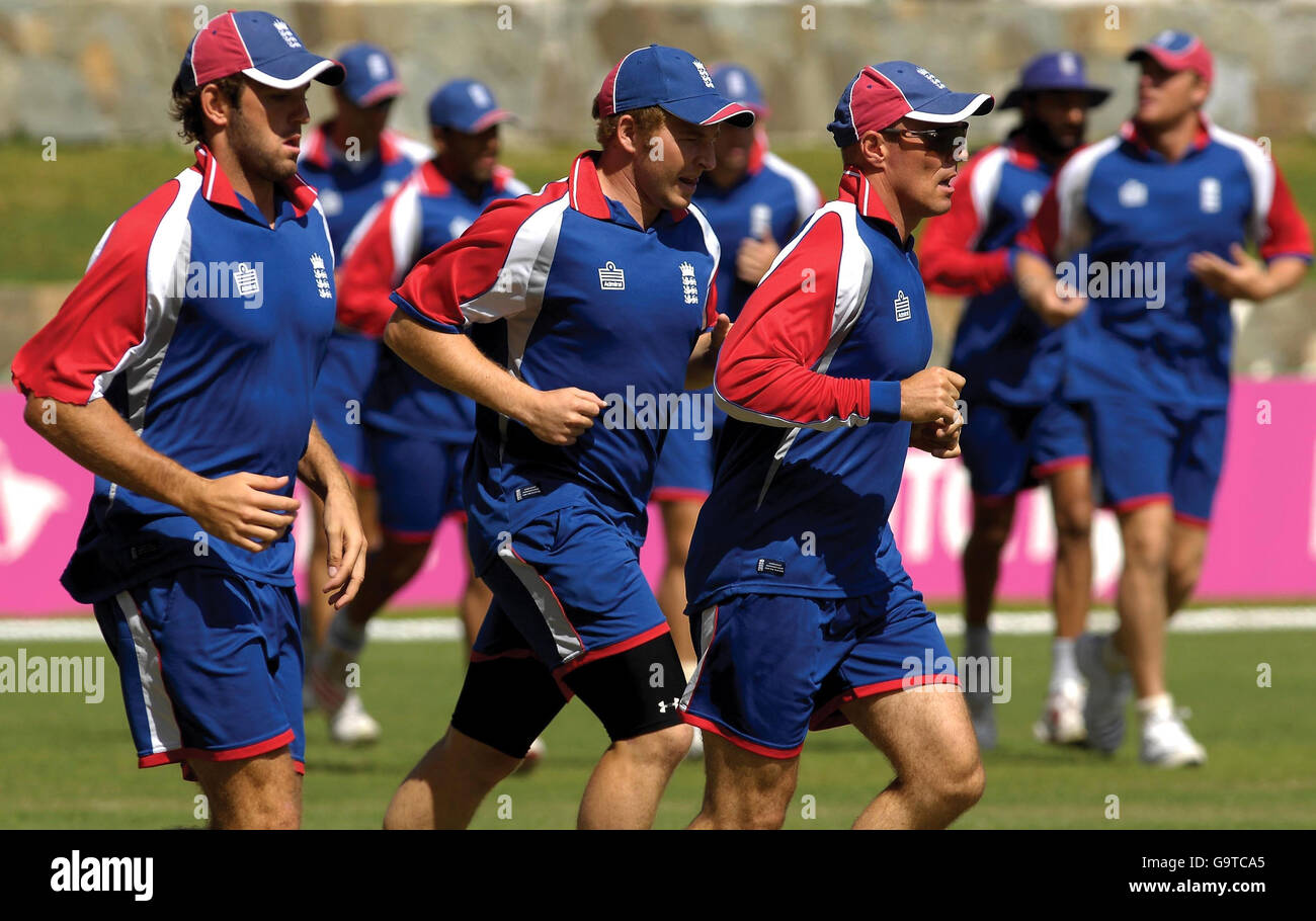 Cricket training top warm up half length mid top hi-res stock ...