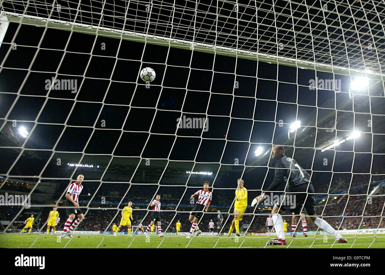 Liverpools peter crouch scores hi-res stock photography and images - Alamy