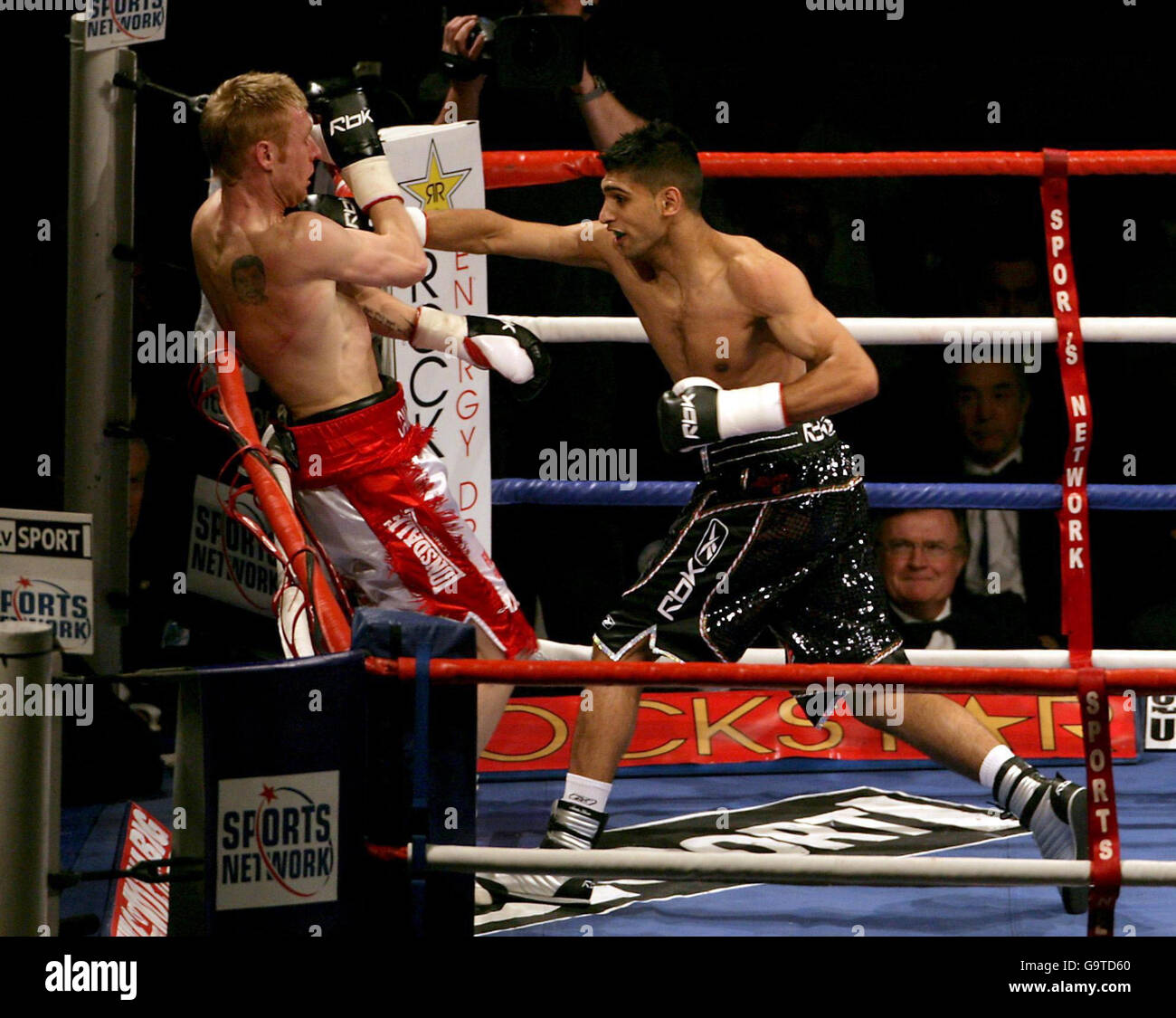 Boxing - Amir Khan v Steffy Bull - Millennium Stadium Stock Photo - Alamy