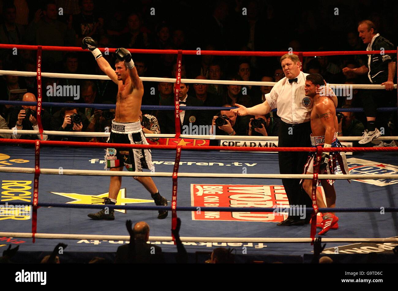 Boxing - WBO Title - Peter Manfredo v Joe Calzaghe - Millennium Stadium ...