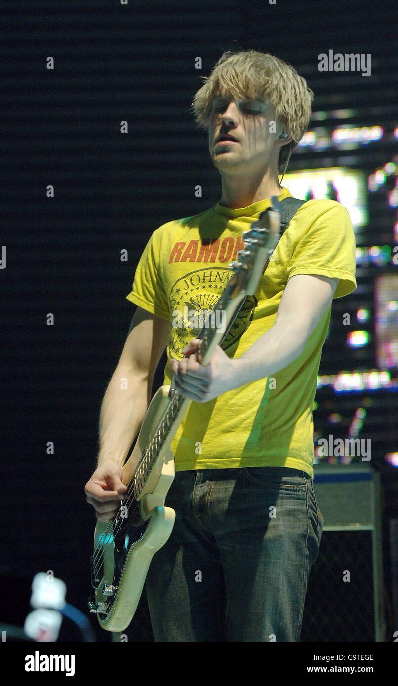Razorlight in concert london hi-res stock photography and images - Alamy