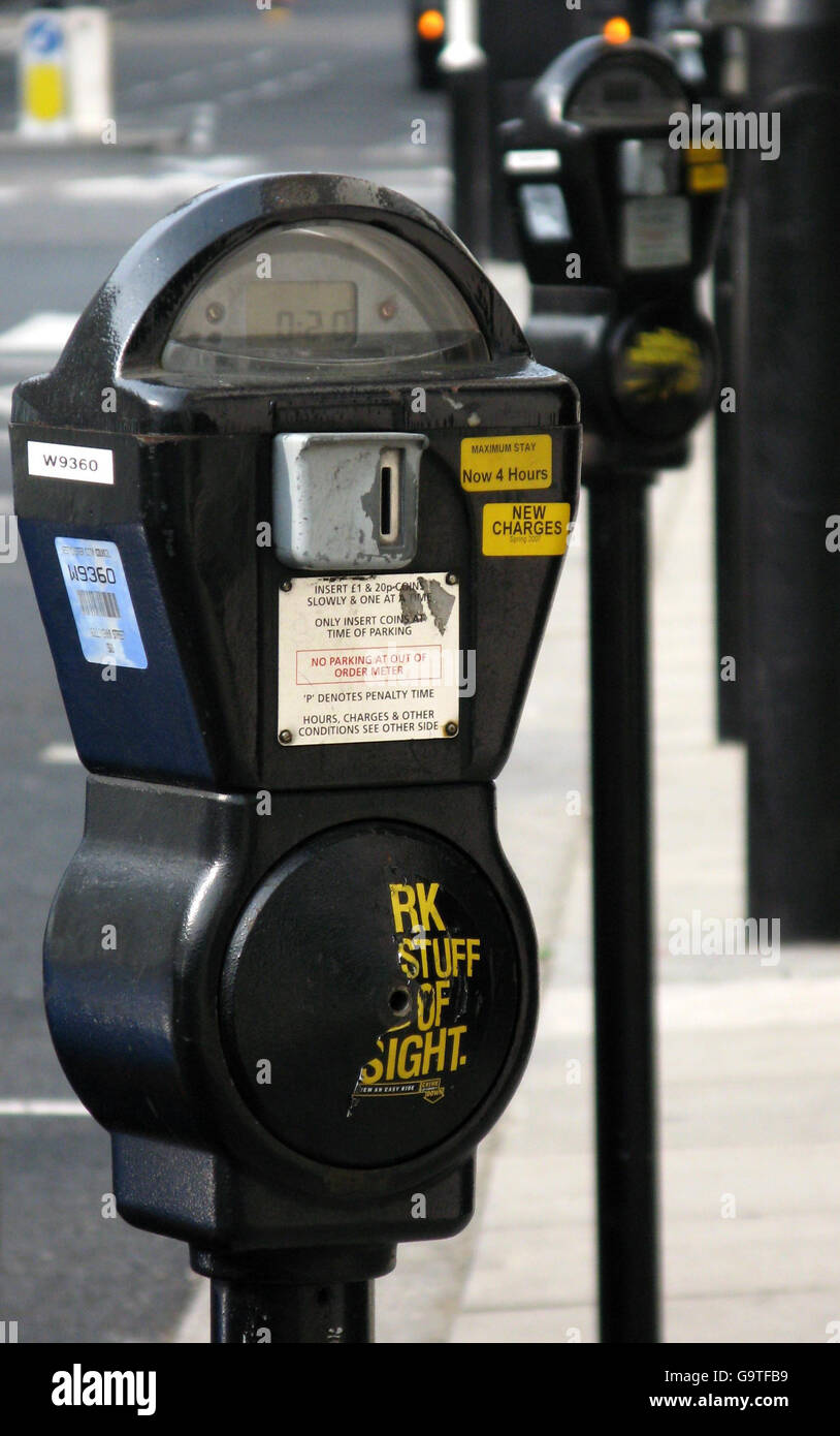 Paid meter parking hi-res stock photography and images - Alamy