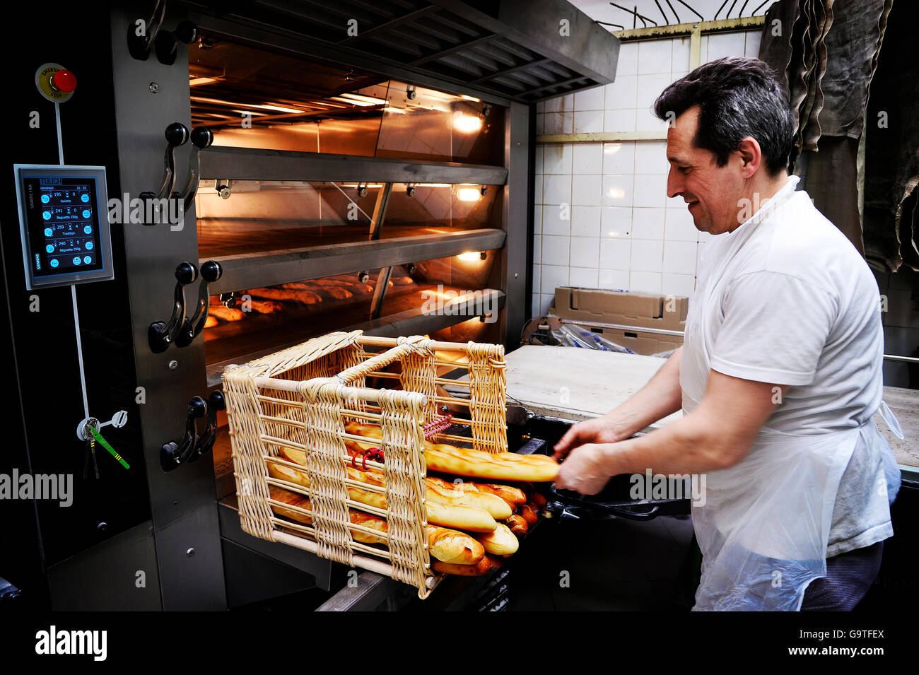 Stand de boulangerie hi-res stock photography and images - Alamy