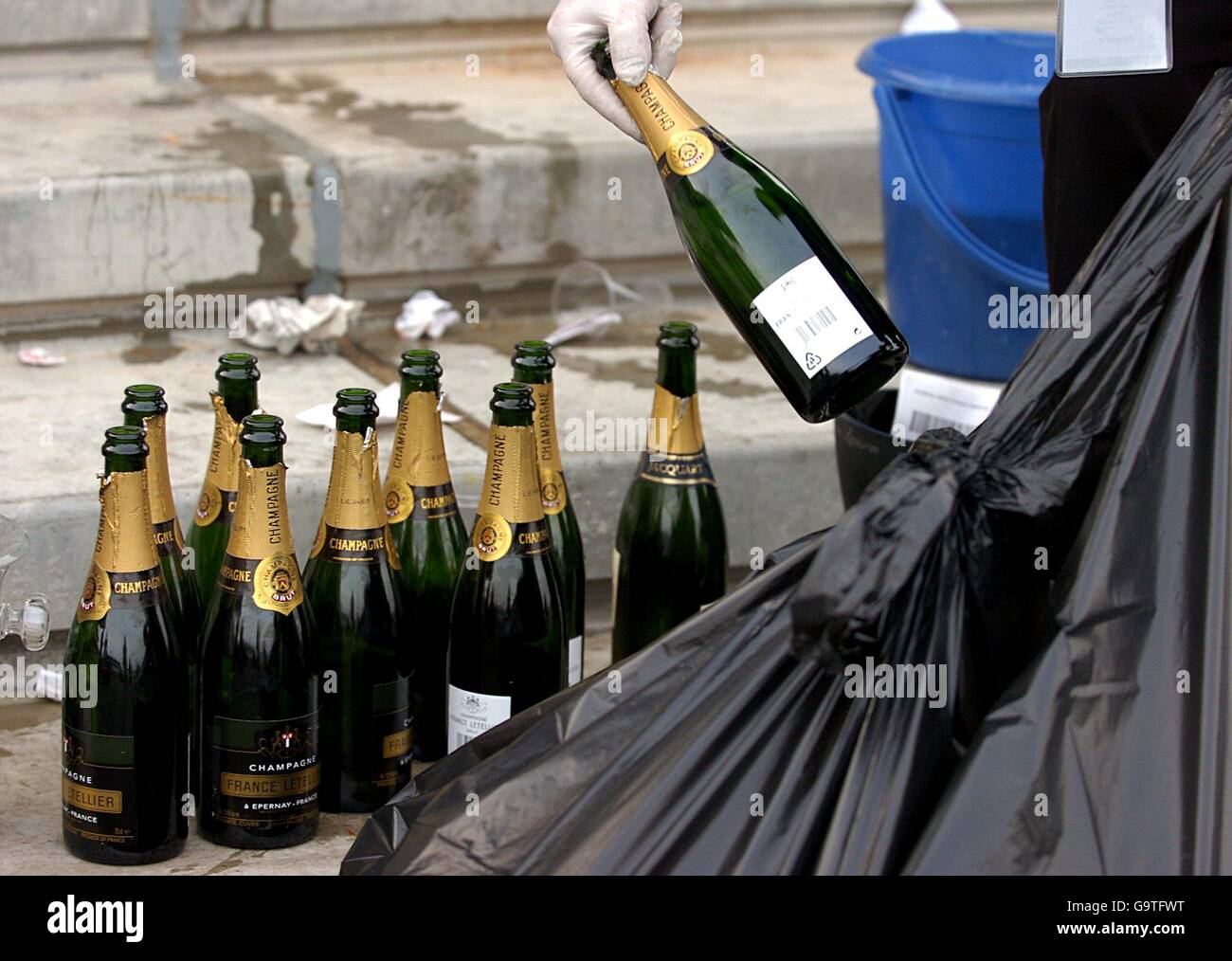 Horse Racing - The 2007 John Smith's Grand National Meeting - Aintree ...